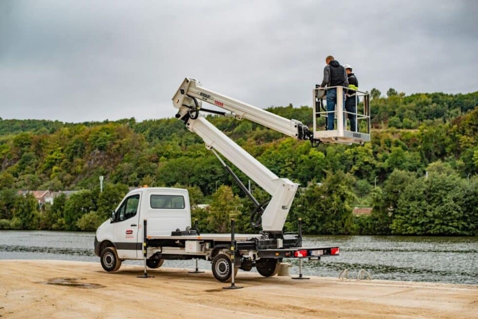 What Is A MEWP? | Versalift UK Complete Guide